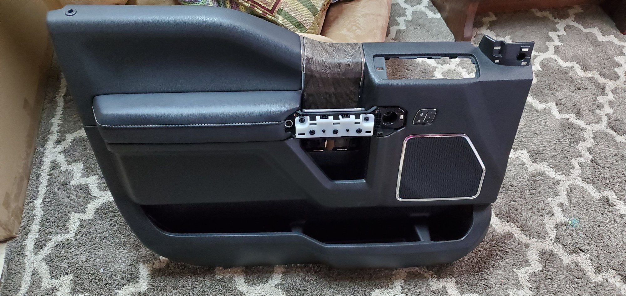 2019 F250 Lariat drivers door panel - Ford Truck Enthusiasts Forums