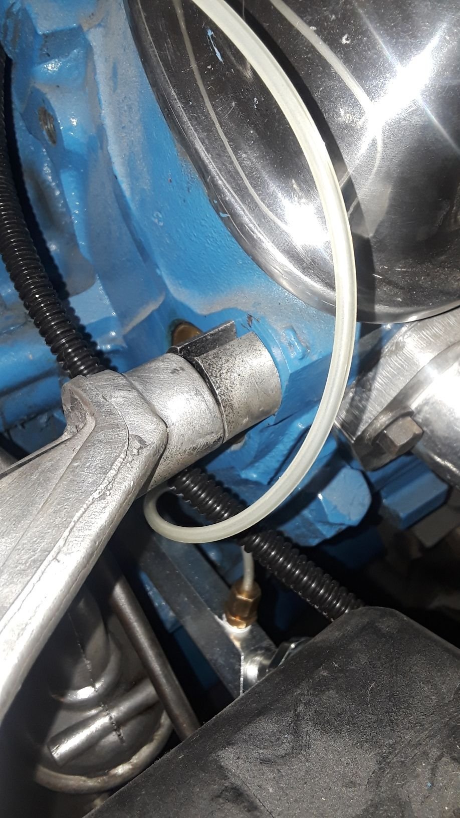 oil line routing opinions - Ford Truck Enthusiasts Forums