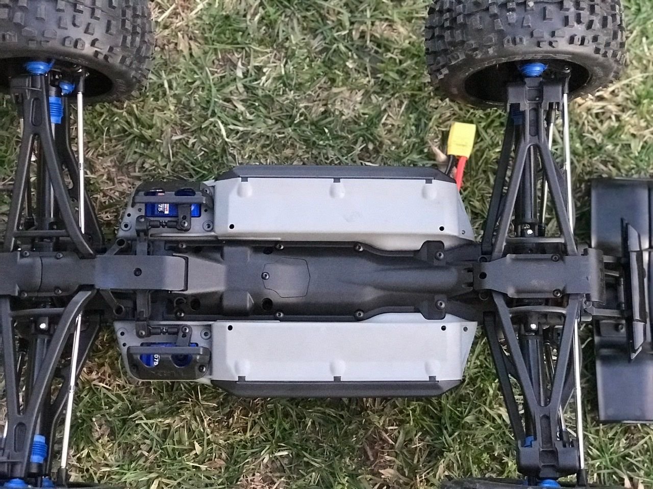 E revo version 1.0 clean - R/C Tech Forums