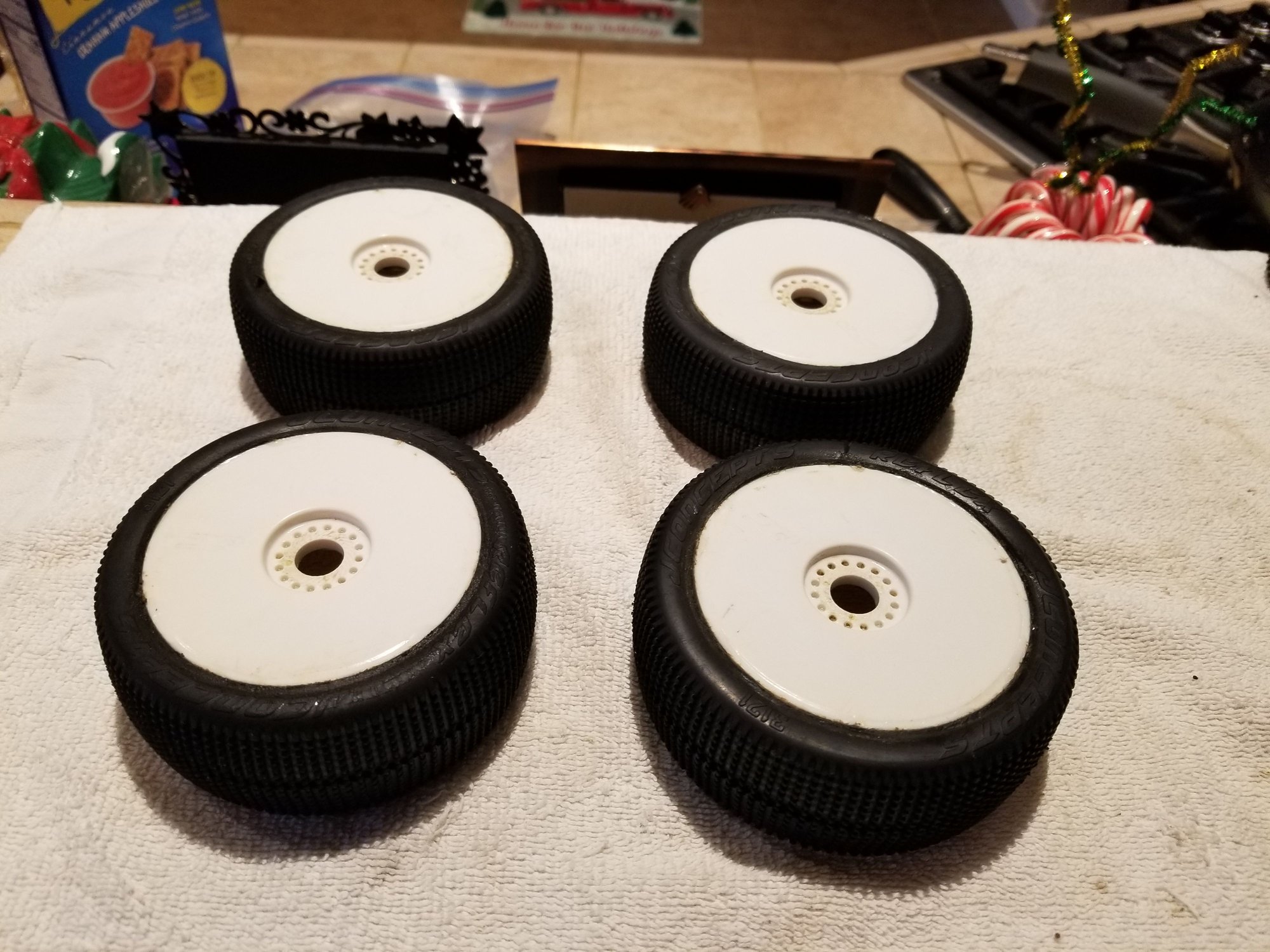 JConcepts Green Reflex on white wheels - for buggy - R/C Tech Forums