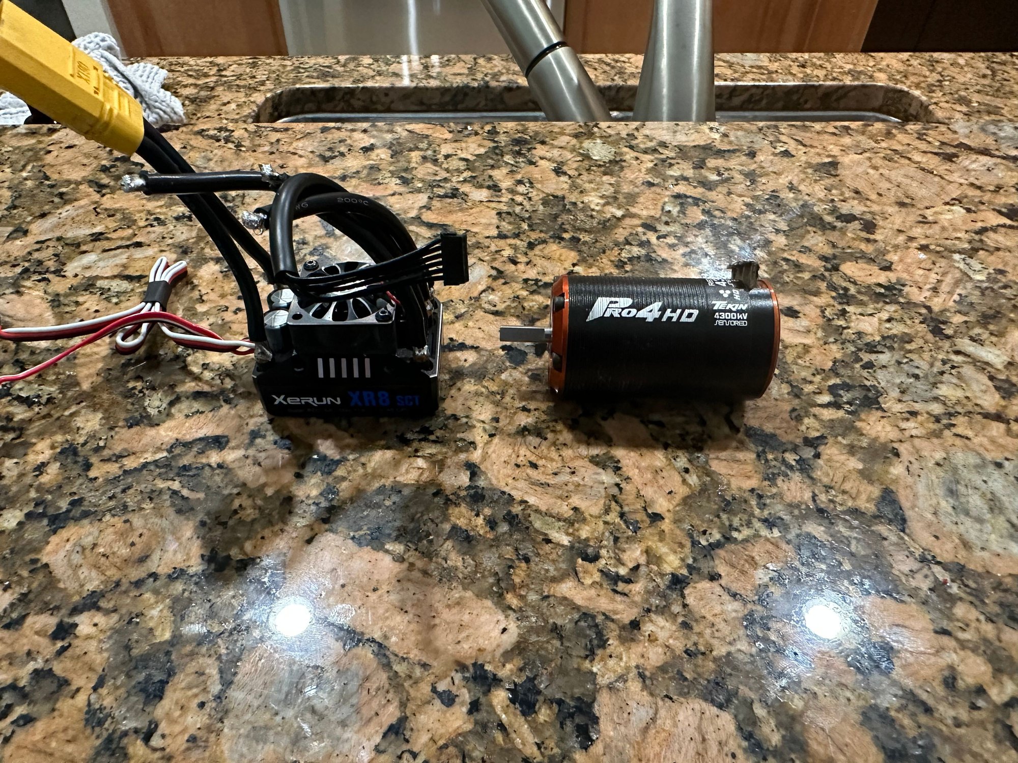 FS: Hobbywing XR8 SCT ESC & Tekin Pro4 HD 4300kv - R/C Tech Forums