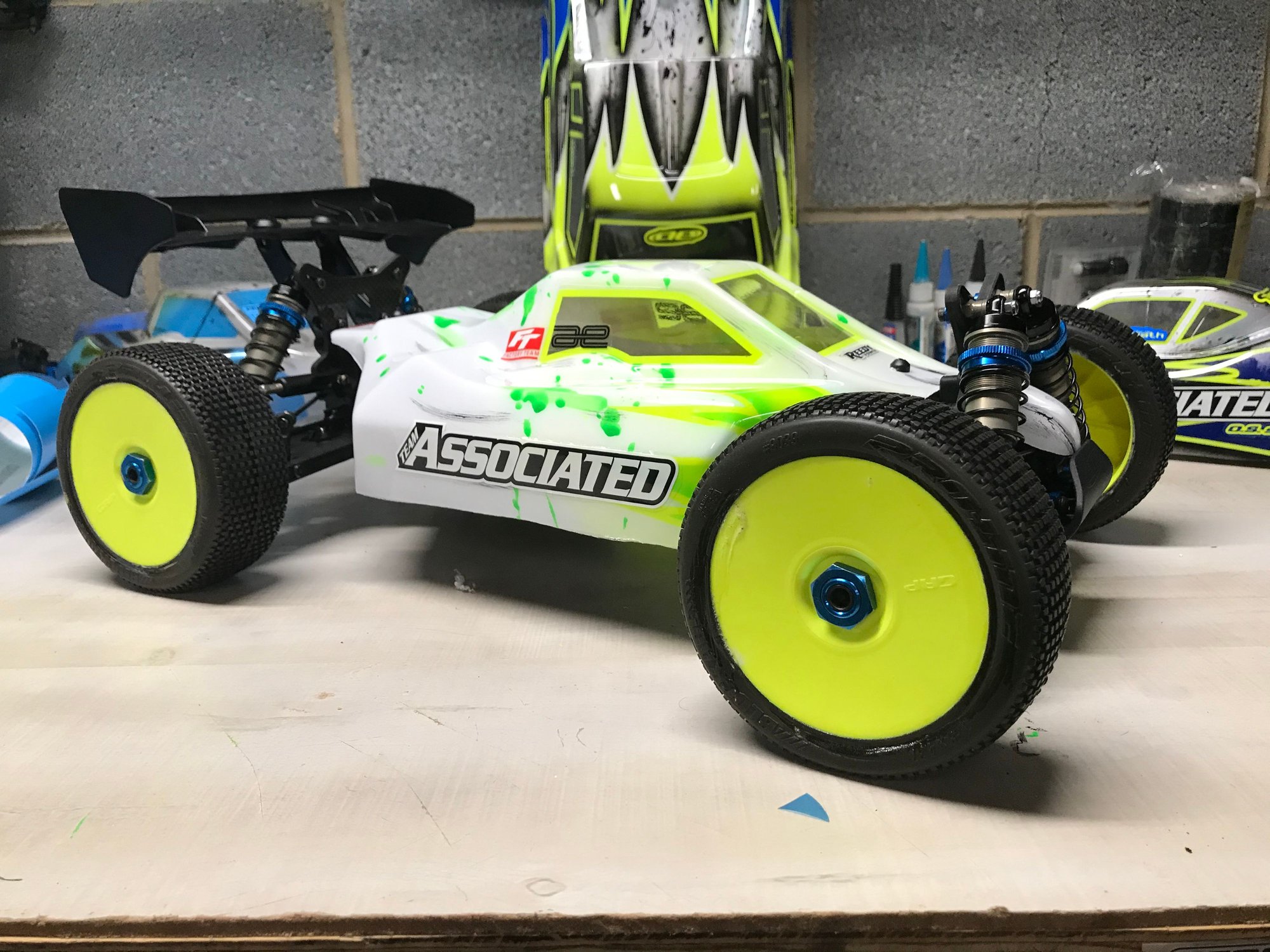 Brand new RC8b3.2e maxed out and RTR - R/C Tech Forums