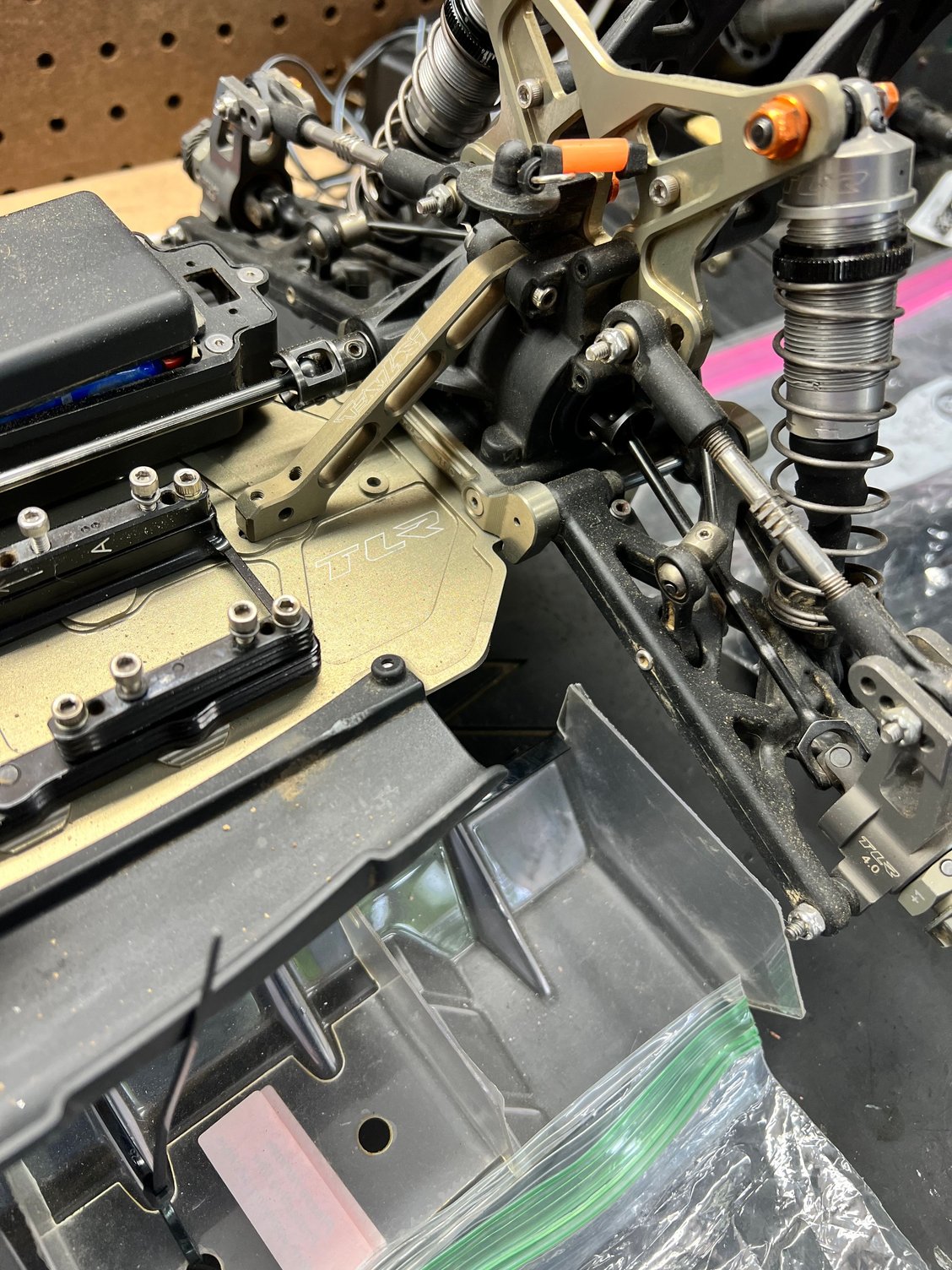 TLR 8ight 4.0 with 8X center diff setup - R/C Tech Forums