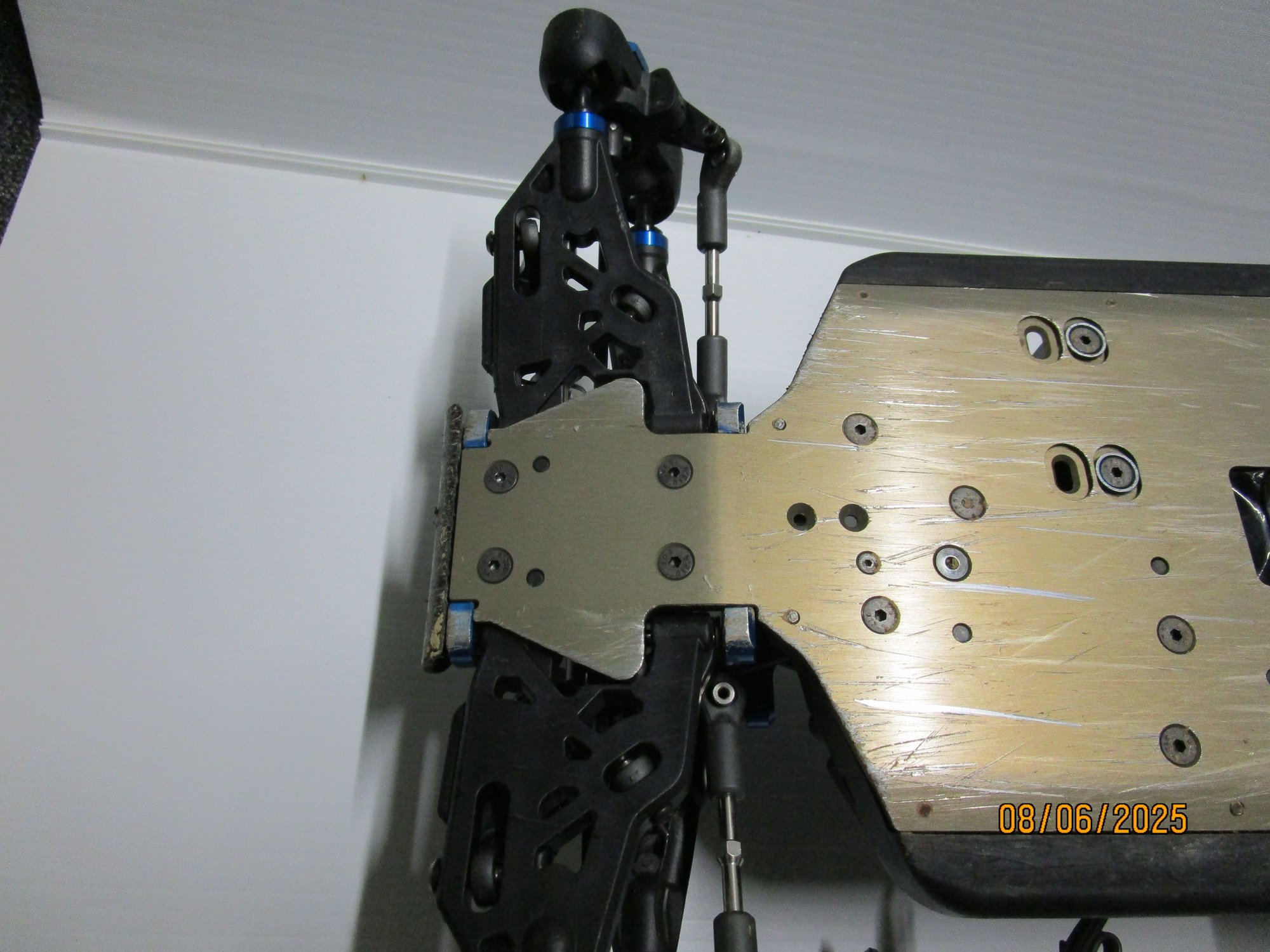 ASSOCIATED RC8 B4.1E AND HW 1900KV COMBO - R/C Tech Forums