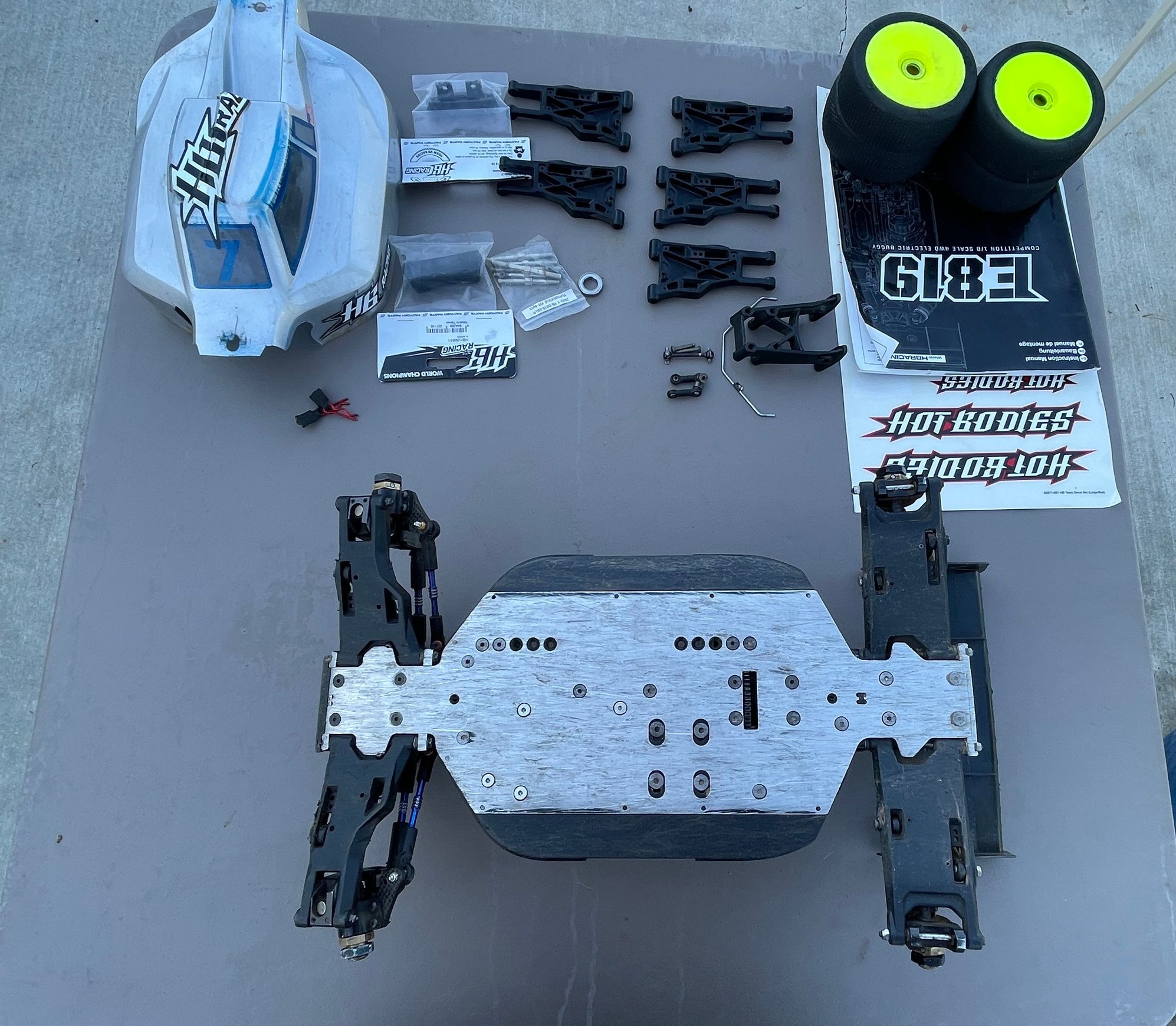 Hot Bodies E819 Roller/parts/servo. - R/C Tech Forums