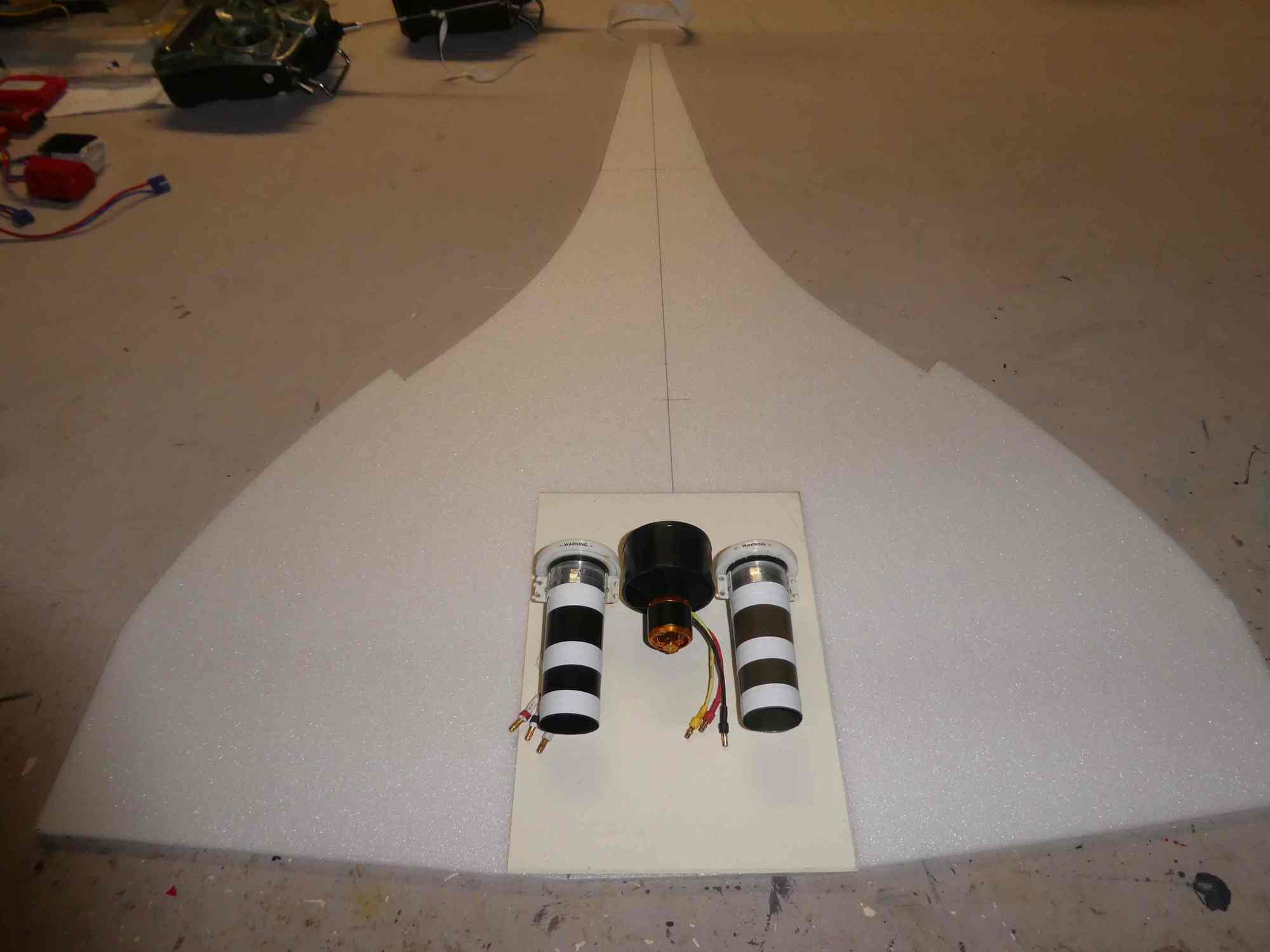 RCU Forums - Thrust vectored VTOL EDF Tri-Jet