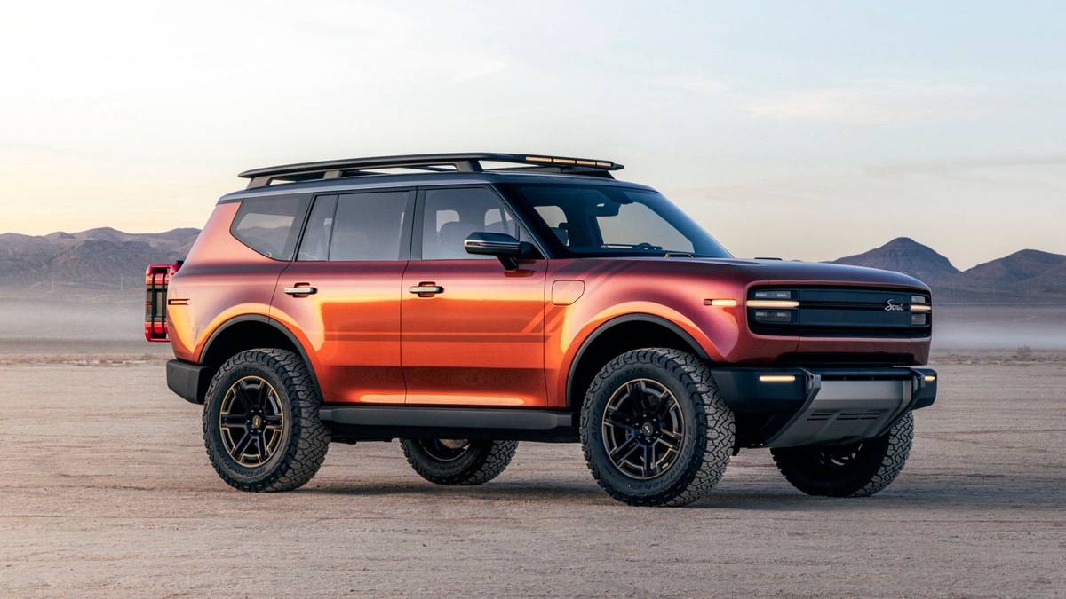 80-Foot Long Electric Bus Concept From Poland: Uses Fuel Cells Too