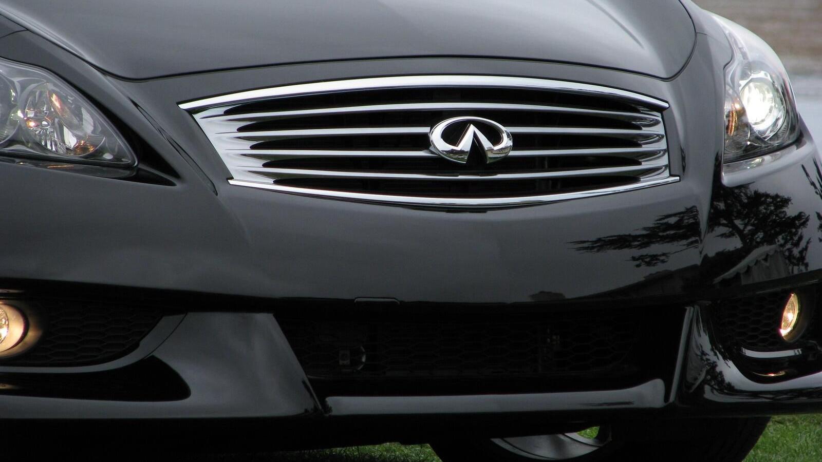 Pebble 2010: 2011 Infiniti G37 IPL Coupe Live Photos