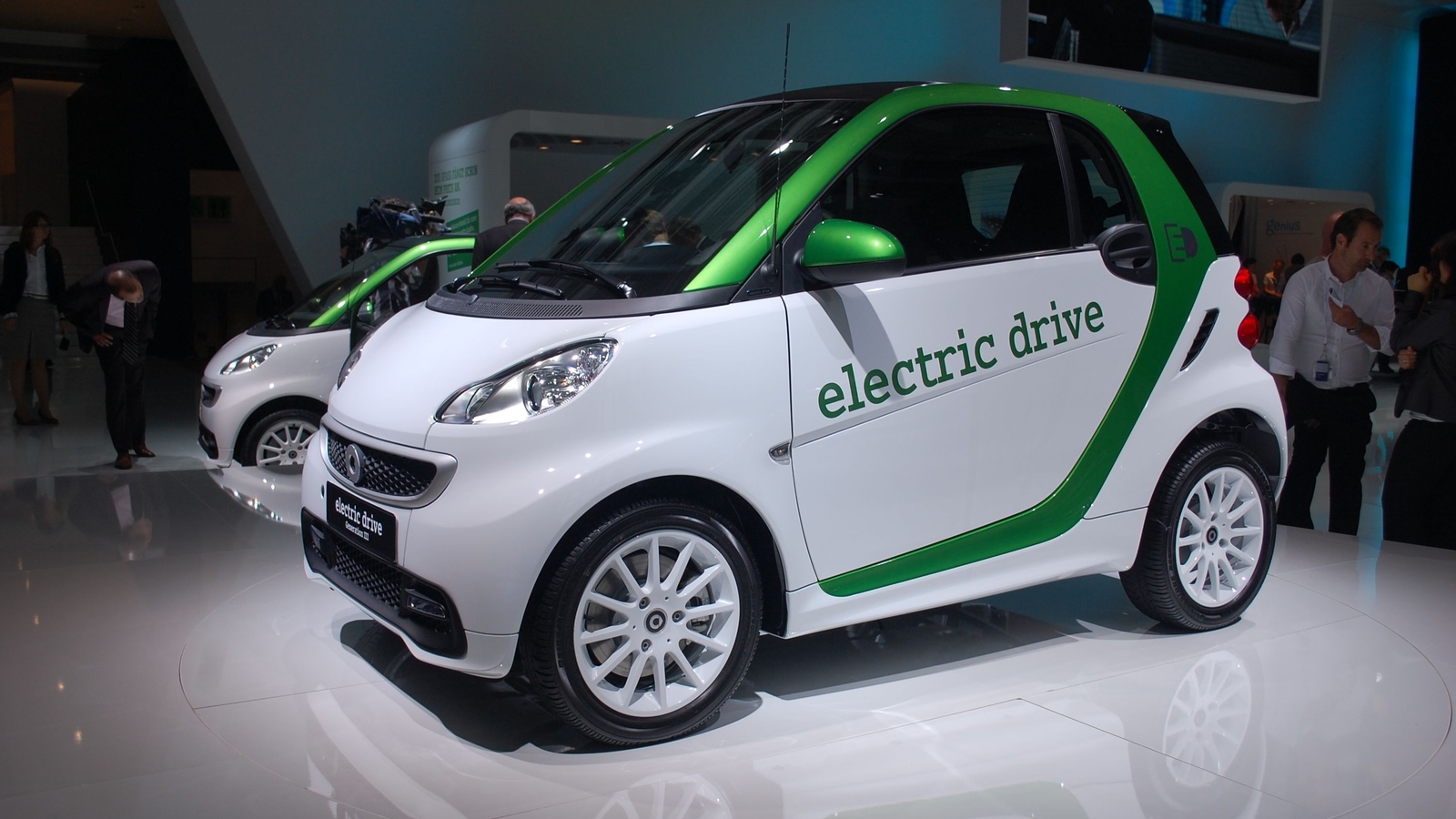 Smart ForTwo Electric Drive - Green Car Photos, News, Reviews, and ...