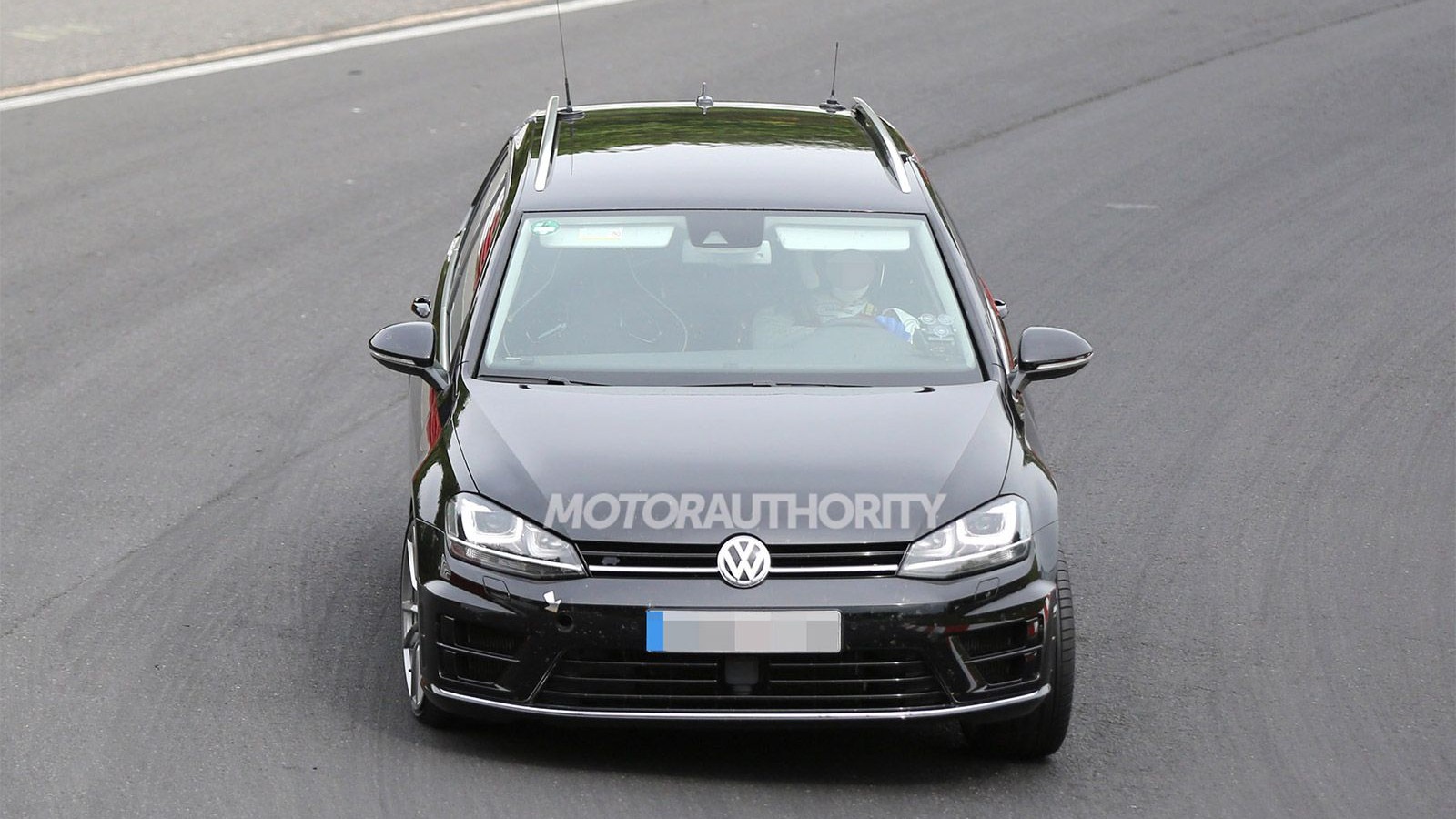 2015 Volkswagen Golf R Wagon Spy Shots