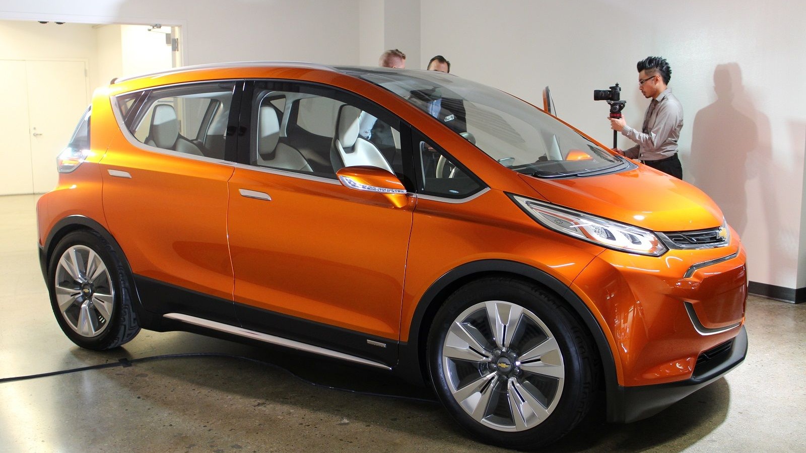 GM Shows Chevy Bolt EV Electric-Car Prototypes Testing: Video