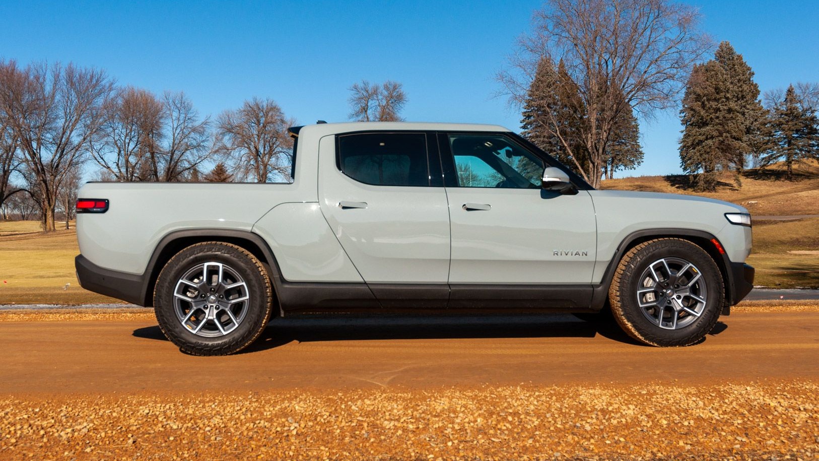 Review: 2024 Rivian R1T raises the bar for innovation