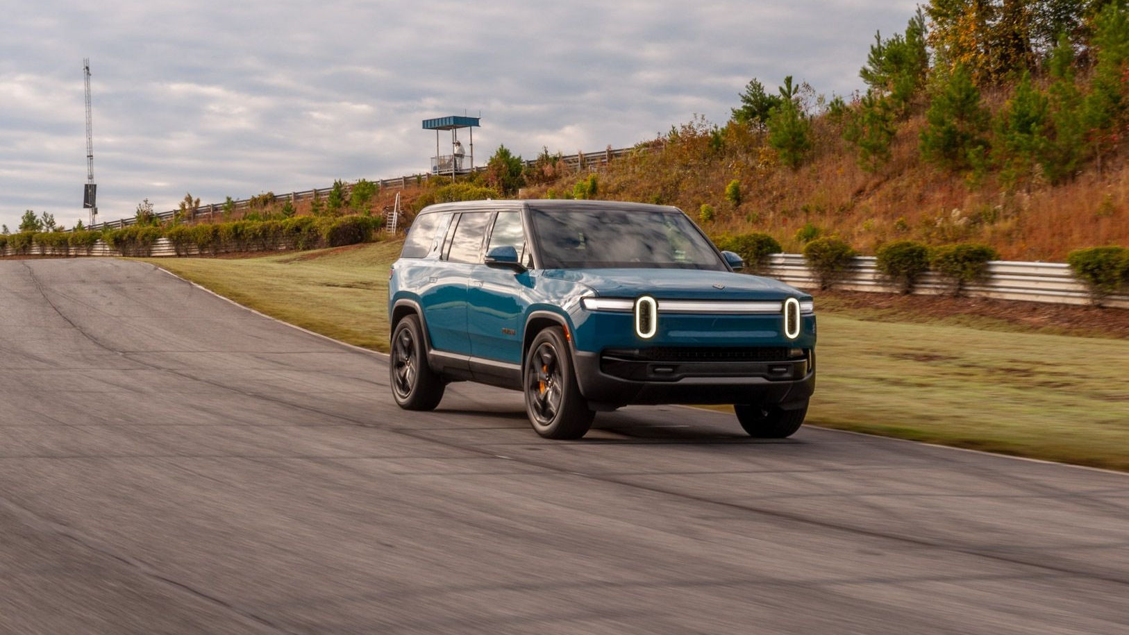 Rivian R1S: Motor Authority Best Car To Buy 2025 finalist