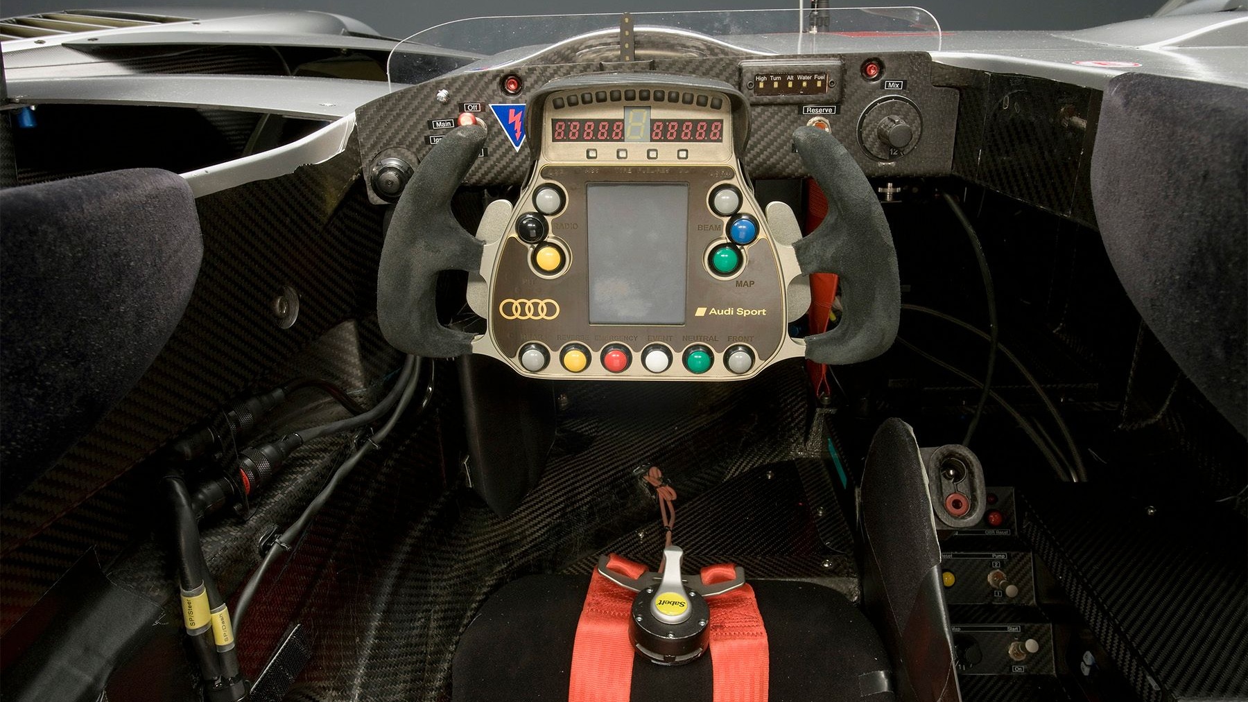 Photo update: up close and personal with Audi's R15 TDI Le Mans racer