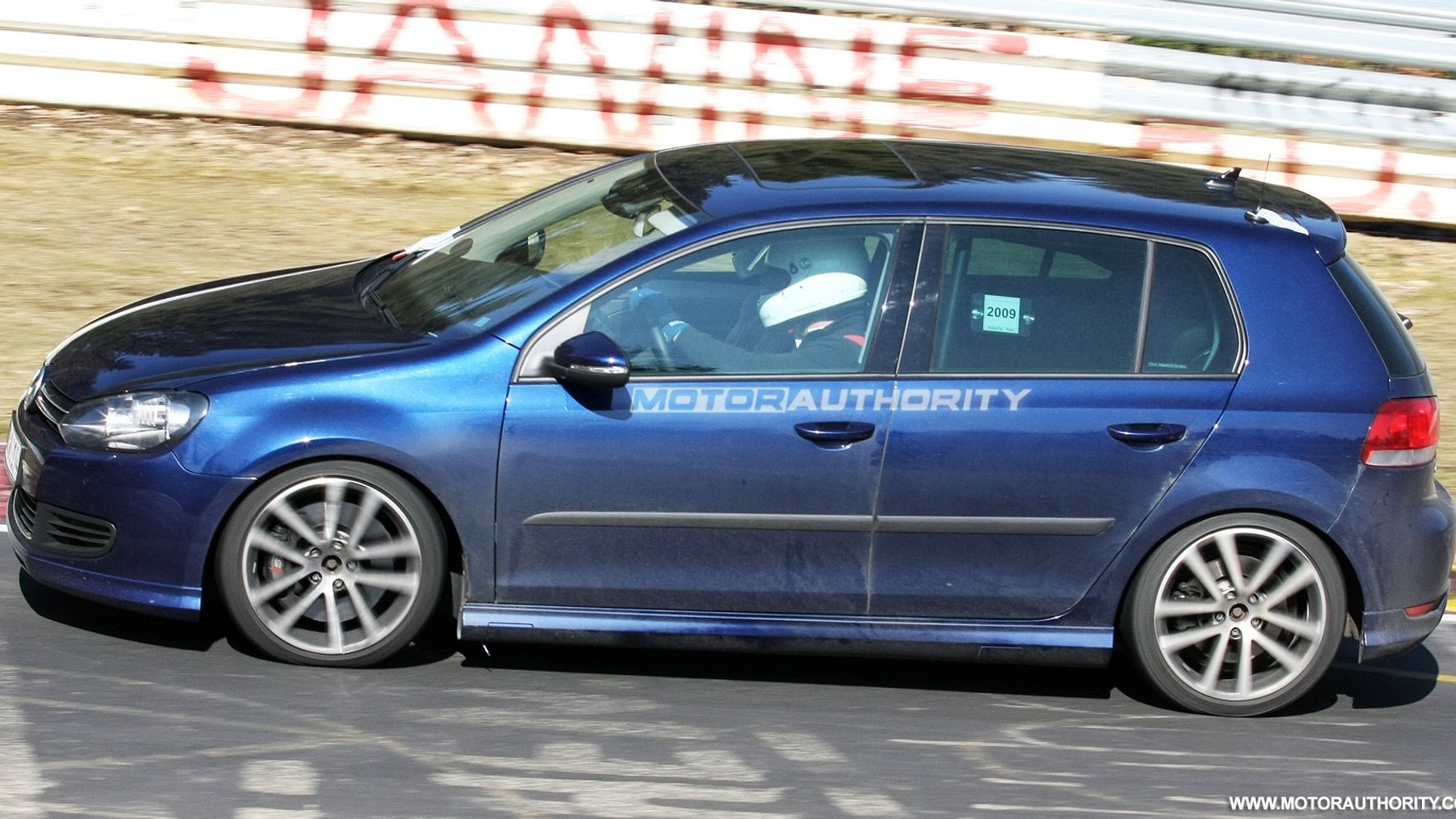 Spy shots: 2010 Volkswagen Golf R20