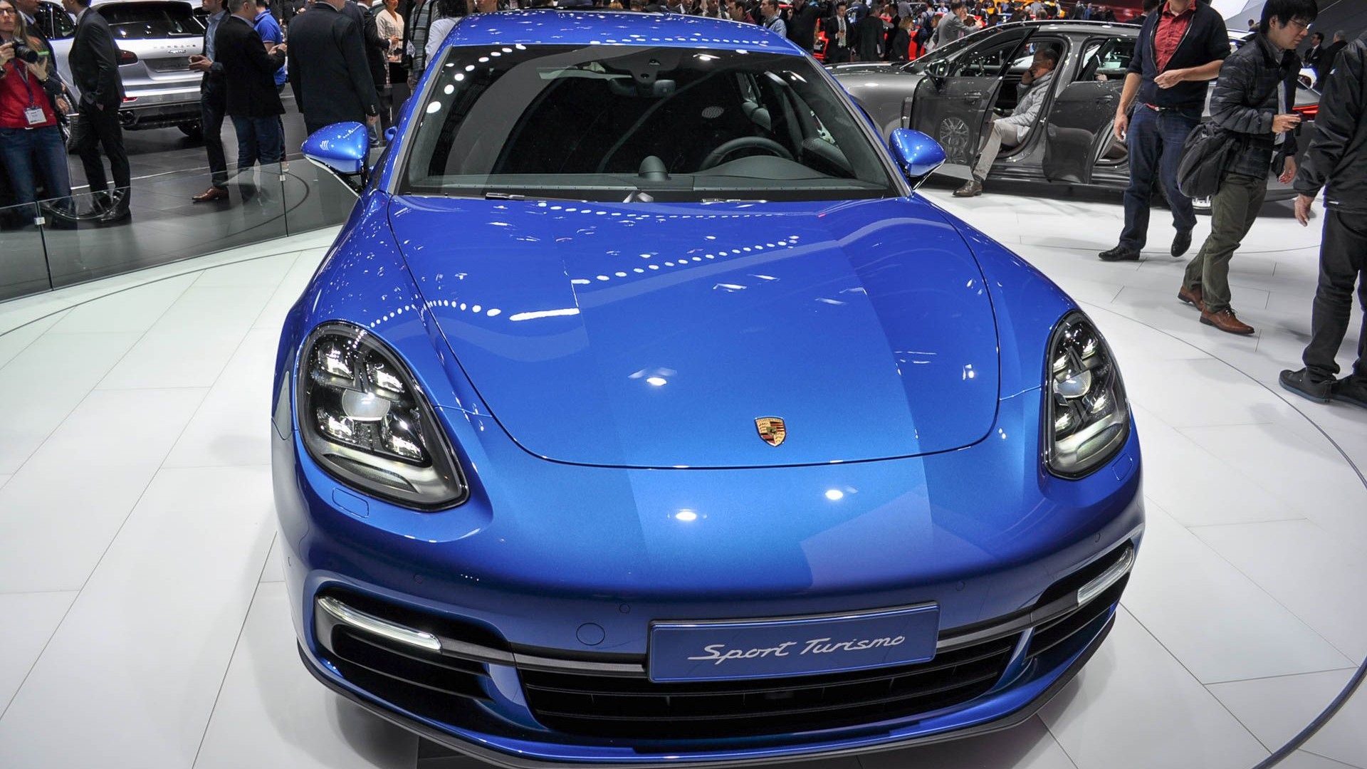 Porsche dealers are clamoring for a five-seat Panamera hatchback