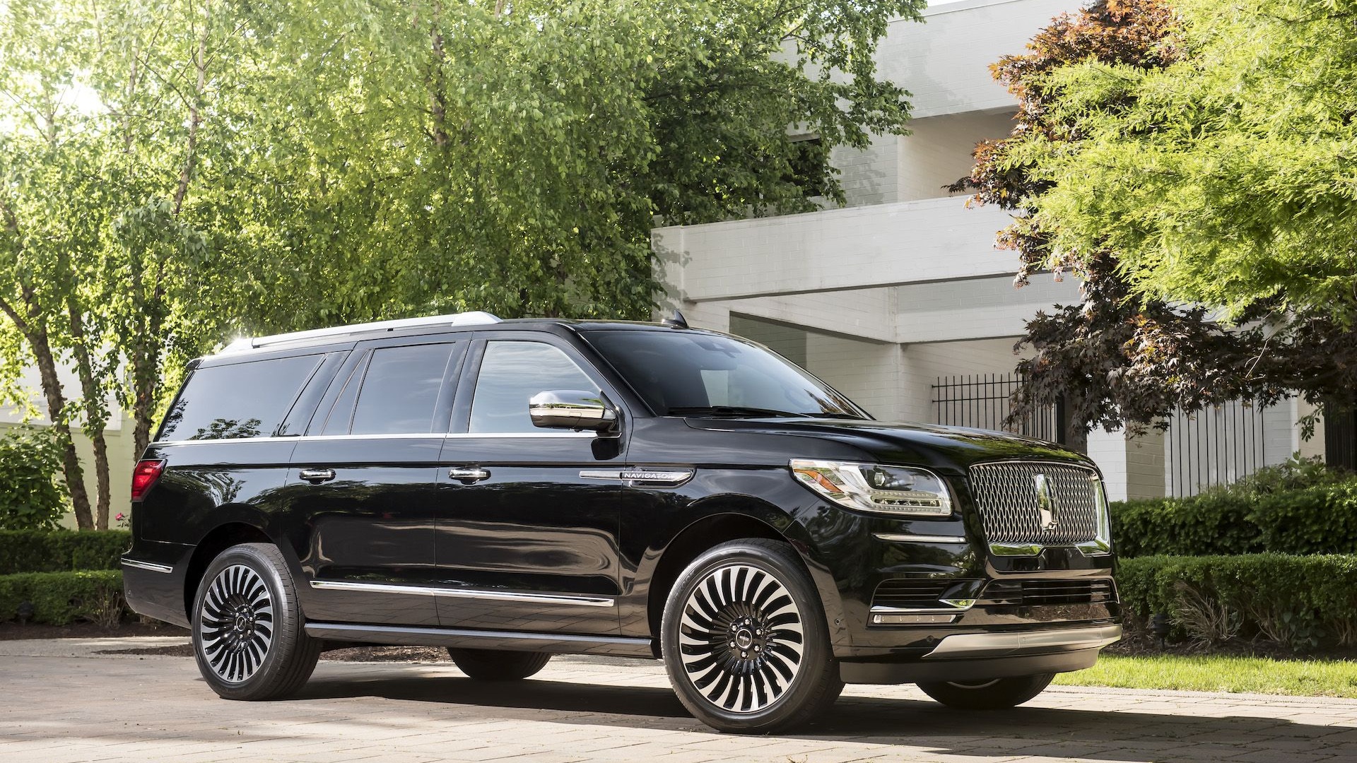 Lincoln reveals 2018 Navigator L in Black Label 'Destination' trim Lincoln reveals 2018 Navigator L in Black Label 'Destination' trim