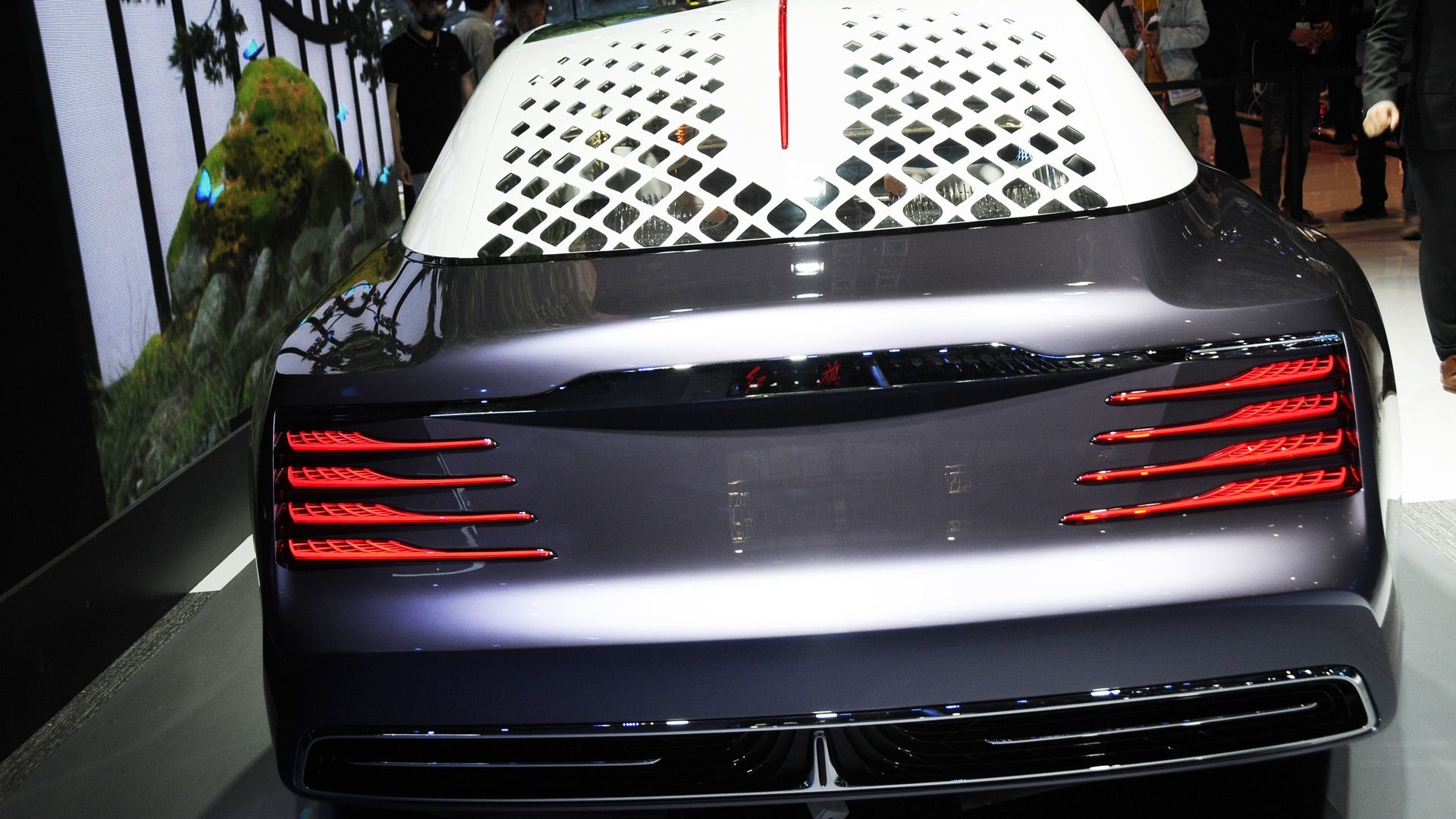 Hongqi L-Concept is a modern take on Chairman Mao's limo