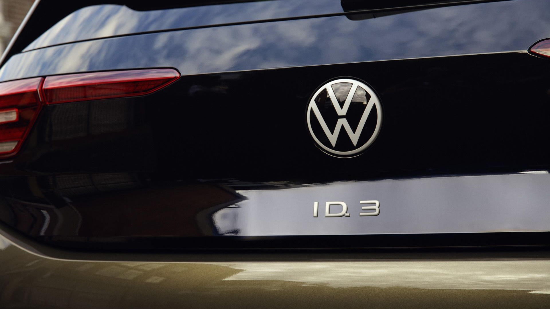 Updated Volkswagen ID.3 boasts new styling, tech