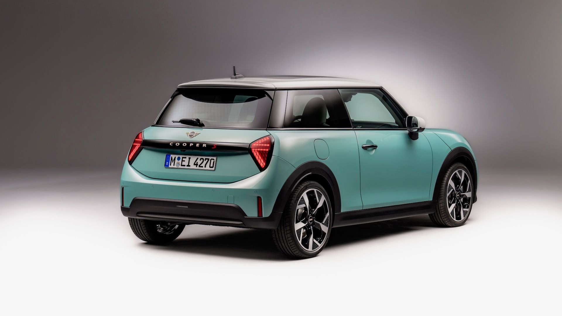 Gas-powered 2025 Mini Cooper and Cooper S debut