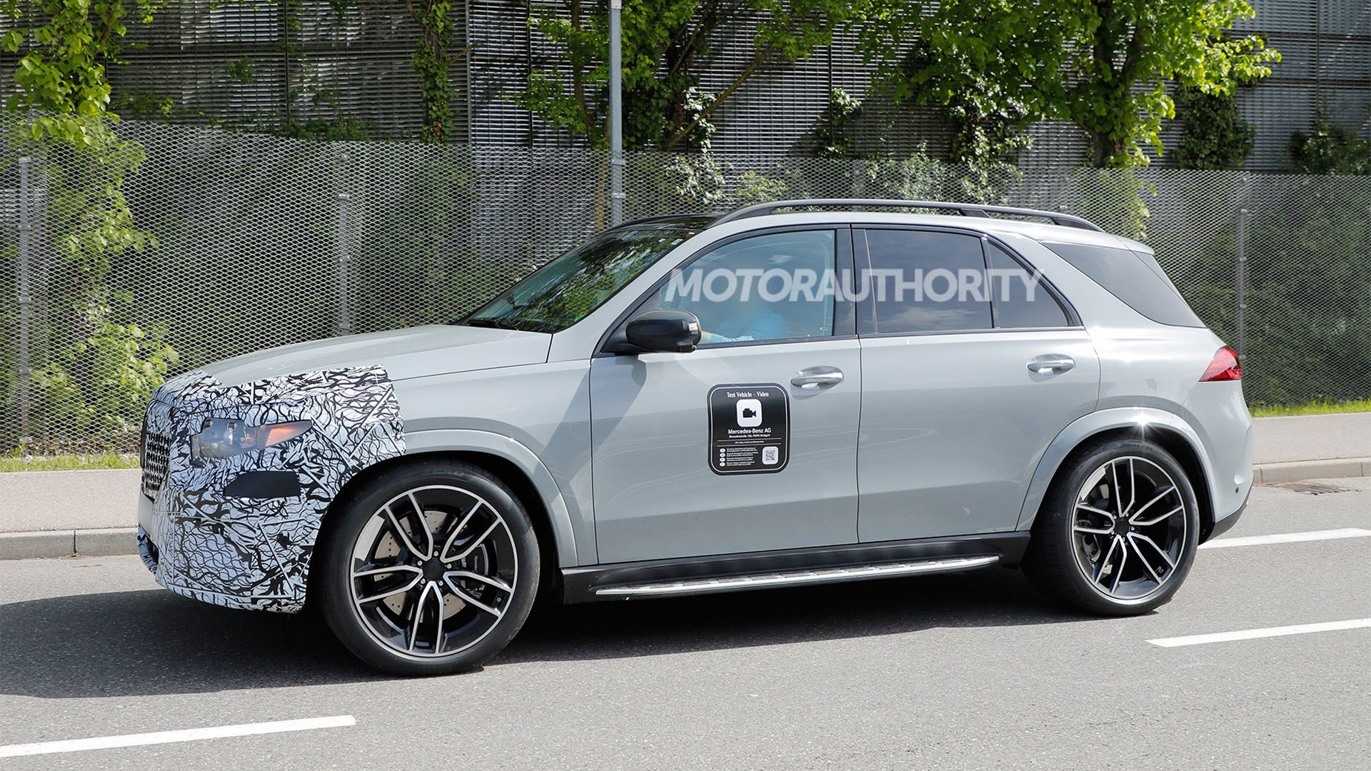 2027 Mercedes-Benz GLE-Class spied: Second facelift coming