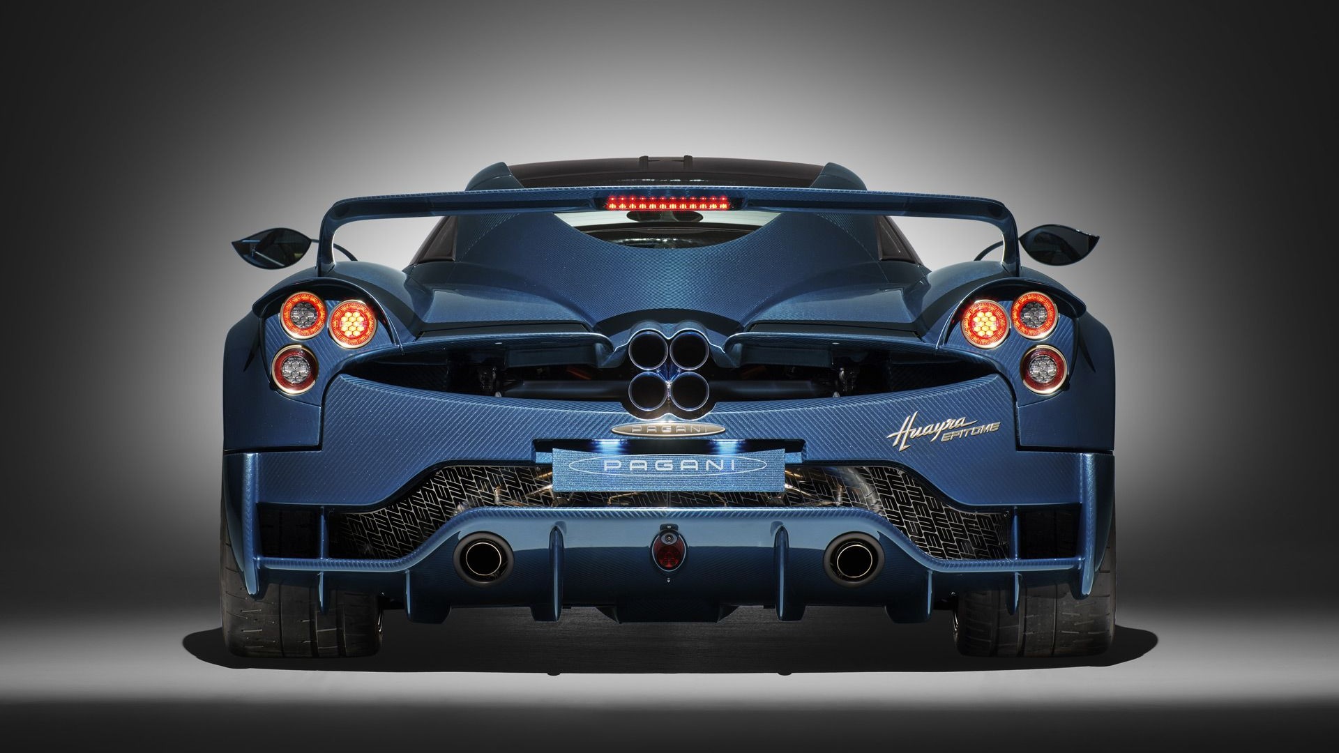 Pagani builds first Huayra equipped with manual transmission