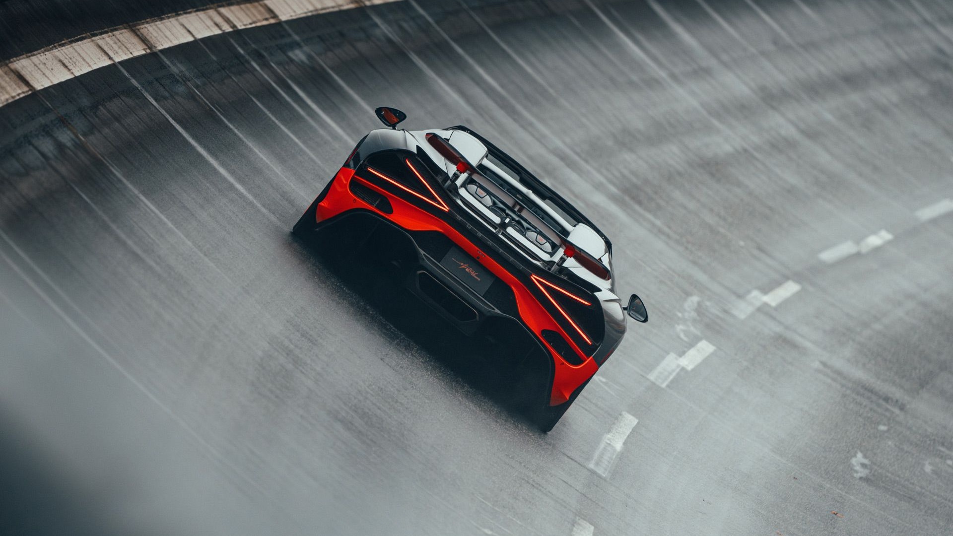 Bugatti Mistral hits 282 mph, sets world record for open-top cars