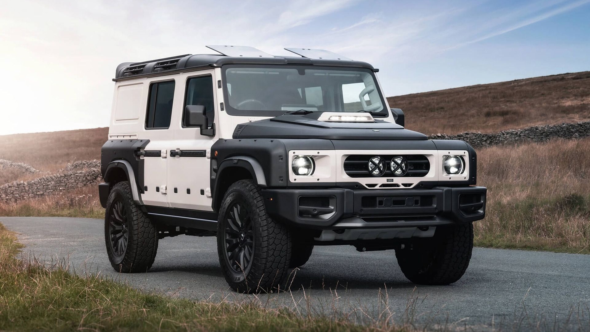 Photos – Pictures of the Latest Sports Cars, Muscle Cars, Luxury Cars ...