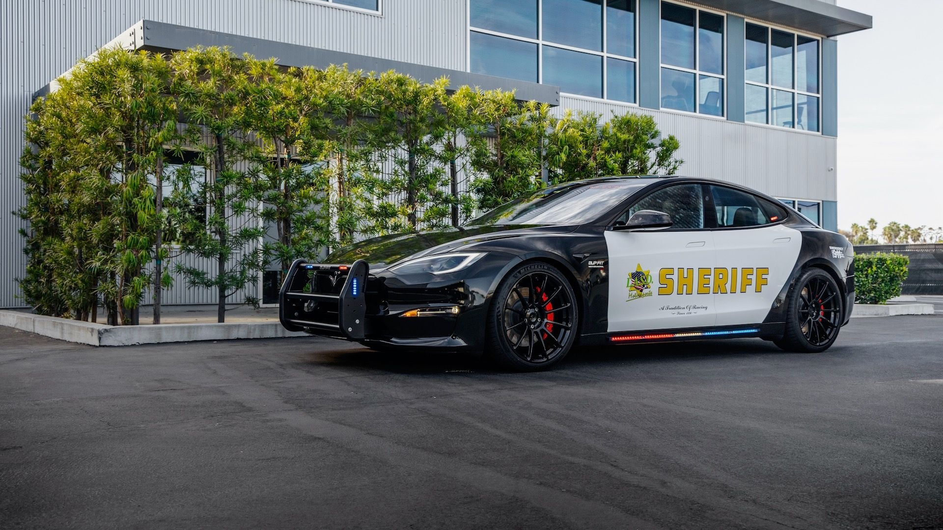 Tesla Model S Plaid revealed in police spec