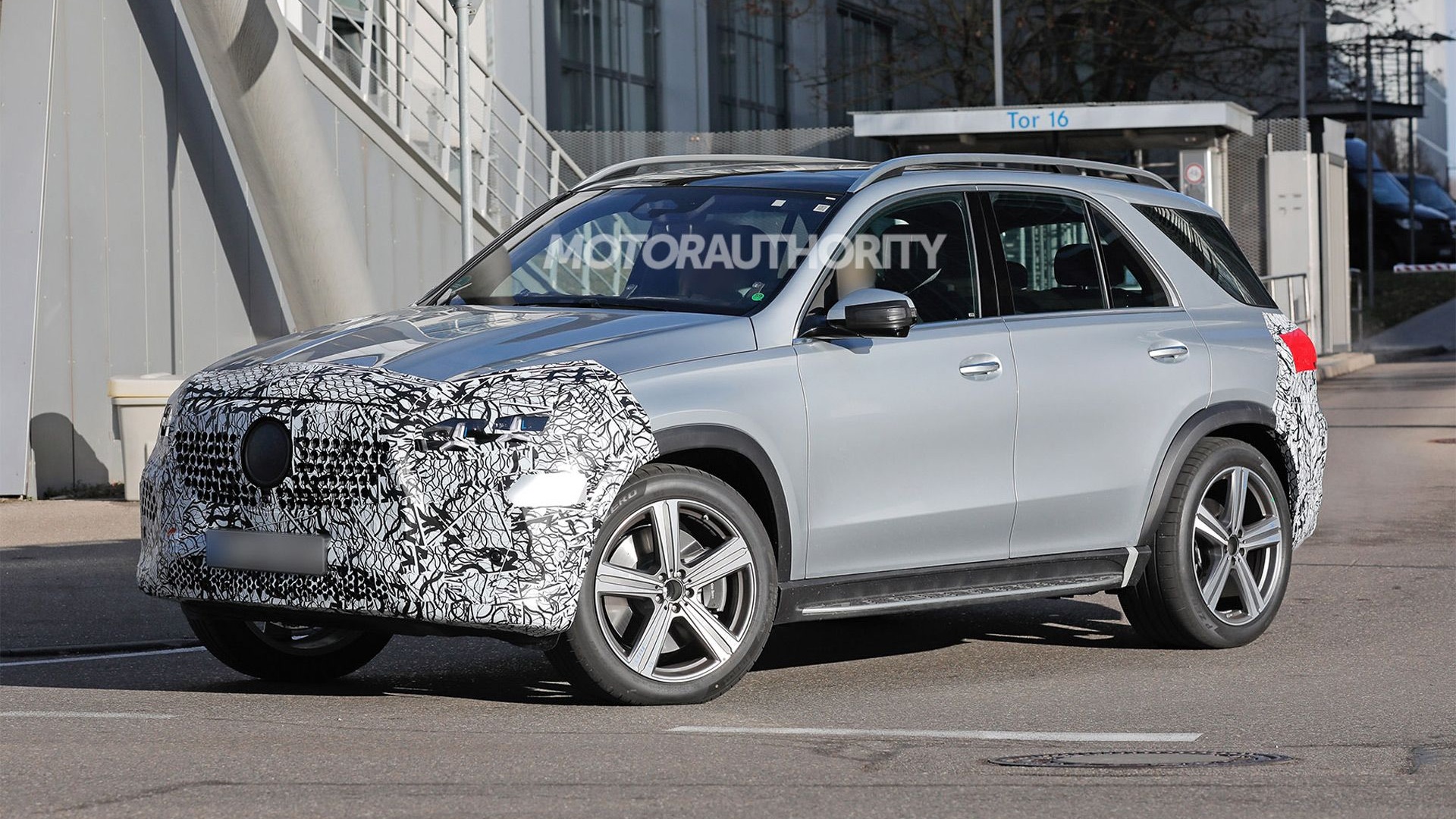 2027 Mercedes-Benz GLE-Class spied: Second facelift coming