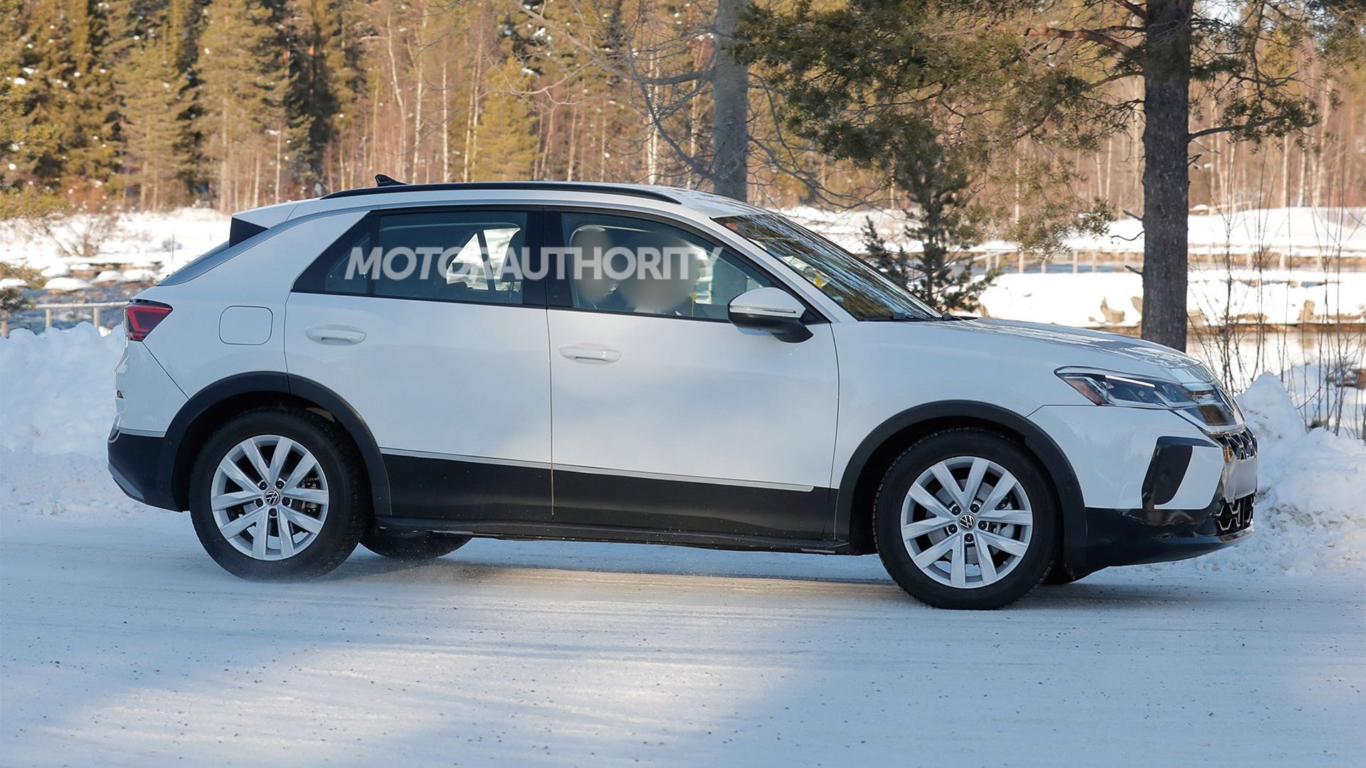 2025 Volkswagen T-Roc spied with gas engine, EV to follow