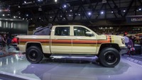 GMC Desert Fox Sierra concept truck is a retro off-roader