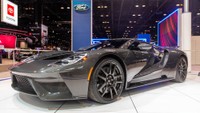 2020 Ford GT ups horsepower to 660, offers $750,000 Liquid Carbon ...