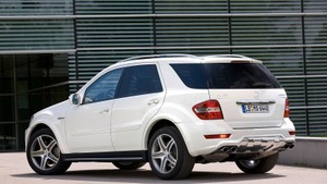2011 Mercedes-Benz ML63 AMG Preview