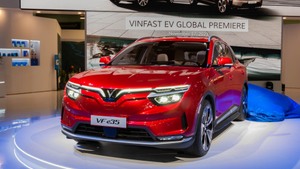 Vinfast VF E35 and VF E36 electric crossovers debut at 2021 LA Auto Show
