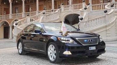 Lexus LS 600h ‘Landaulet’ To Chauffeur Prince Albert Of Monaco At His ...