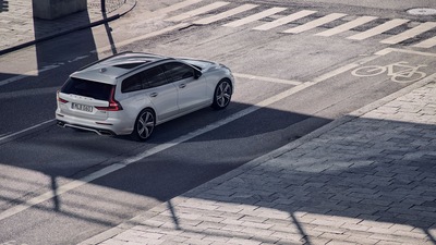 Volvo V60 wagon sharpened with R-Design and R-Design Pro upgrades