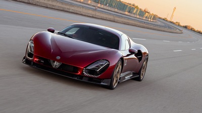Alfa Romeo builds first customer example of modern 33 Stradale