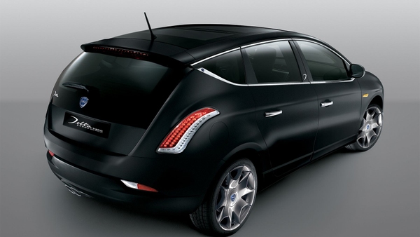 Lancia adds ‘Executive’ flagship and sporty ‘Hardblack’ to Delta range