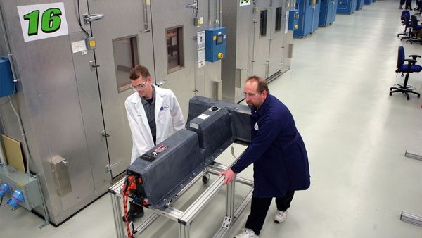GM opens advanced battery lab in Michigan