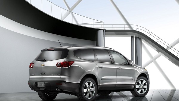 Chevrolet reveals 2009 Traverse crossover
