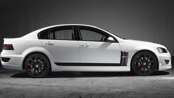 HSV Unveils SV Black Edition Range At 2011 Australian Motor Show