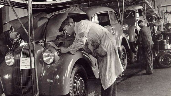 Opel Celebrates 150 Years, Cautiously: Video