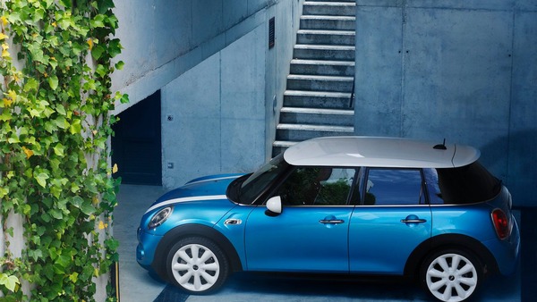 2015 MINI Cooper 5 Door Preview