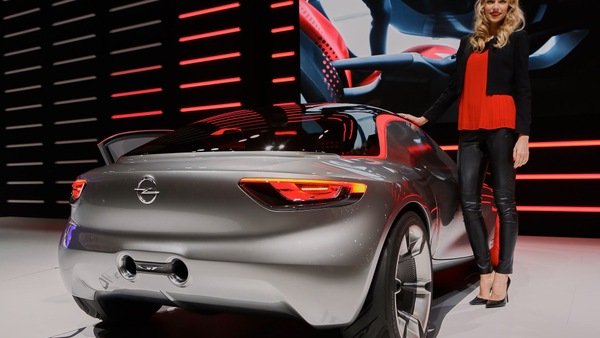 Rear-wheel-drive Opel GT concept debuts in Geneva