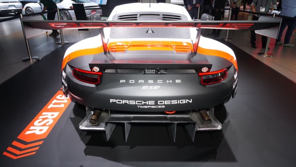 Porsche 911 finally adopts mid-engine layout with 2017 RSR