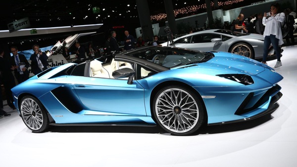 Lamborghini Aventador S Roadster: Lambo’s newest big-buck, bald bull