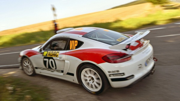 Porsche 718 Cayman rally car concept makes debut