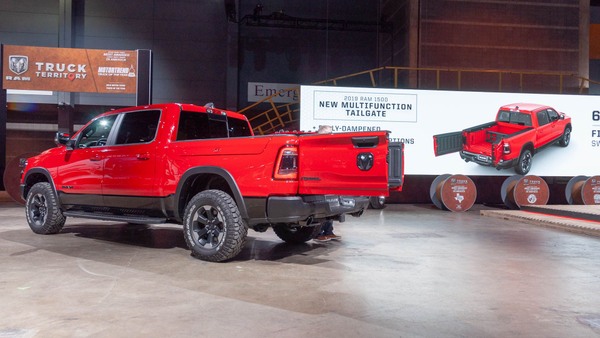 2019 Ram 1500's new split tailgate has the angle for you