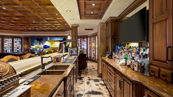 Tony Stewart's Indiana ranch is for sale for $30M, looks like a Cabela's